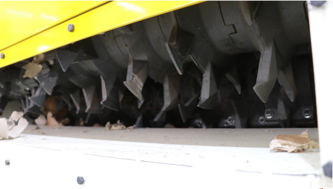 Industrial cardboard box and paper core shredder - Buy paper core ...